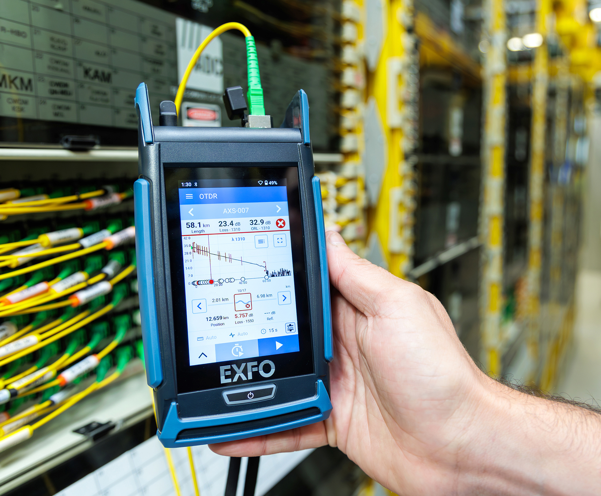 Advanced Fiber Testing with AXS-130 compact OTDR | EXFO